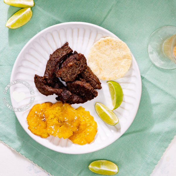 Fritura Dominicana: 25 Recetas de Frituras para Picaderas